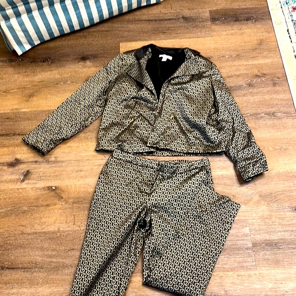Chico's | Pants & Jumpsuits | Holiday Pant Suit Black And Gold Metallic ...
